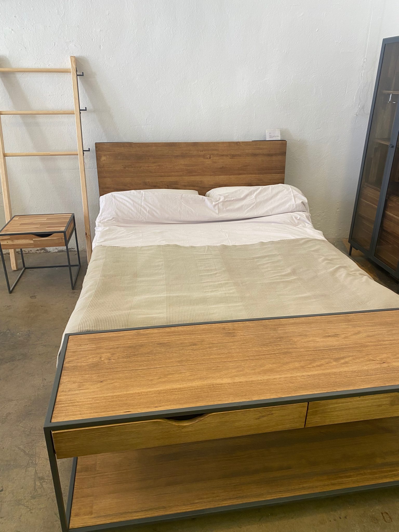 Danish Loft Design: Valencia Local Heroes, Steven Tynan