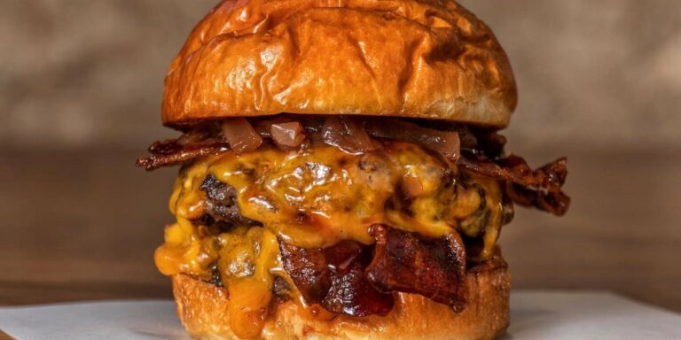 Valencia is home to "the world's best burger" | Valencia Life