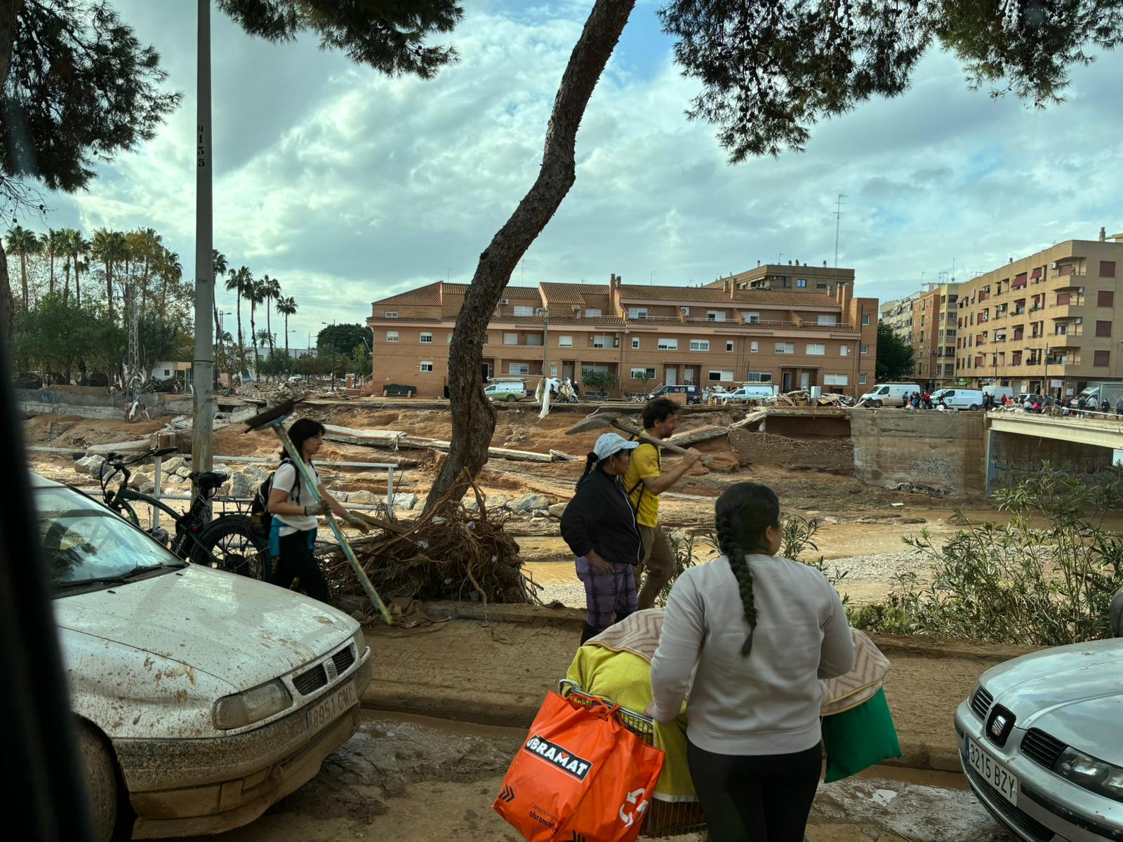 Hundreds feared dead in Valencia flooding – but where are the ...
